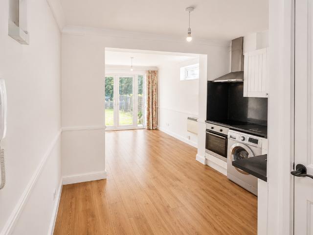 Winlaton Road, Bromley, Kent BR1, Studio to rent, £1,100 pcm | PrimeLocation