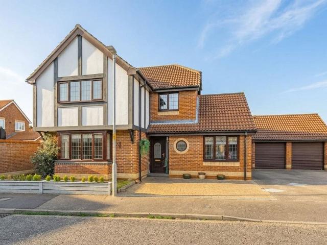 Winners Walk, Drayton NR8, 4 bed detached house to rent, £2,000 pcm | PrimeLocation