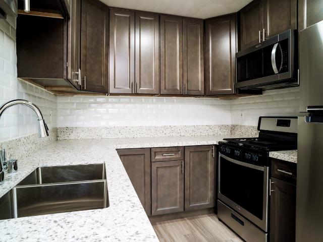 Winnetka Gardens Apartments 3 Bedroom Apartment for Rent at 19926 Roscoe Blvd, Los Angeles, CA 91306 Winnetka
