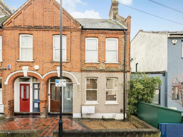 Winns Avenue, Walthamstow, London E17, 2 bed maisonette to rent, £2,200 pcm | PrimeLocation