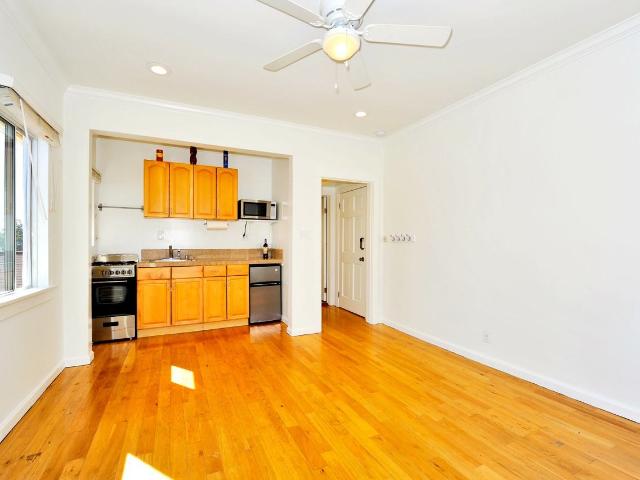 Winona Gardens Studio Apartment for Rent at 1650 Winona Boulevard #3, Los Angeles, CA 90027 East Hollywood