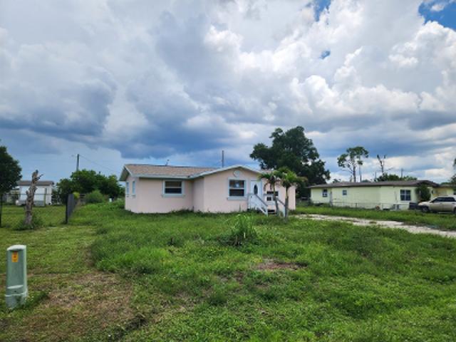 Winona Dr