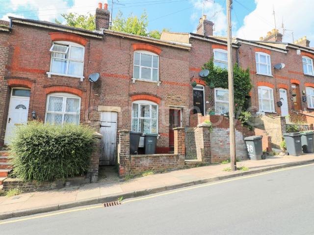 Winsdon Road, Luton LU1, 3 bed property to rent, £1,500 pcm | PrimeLocation