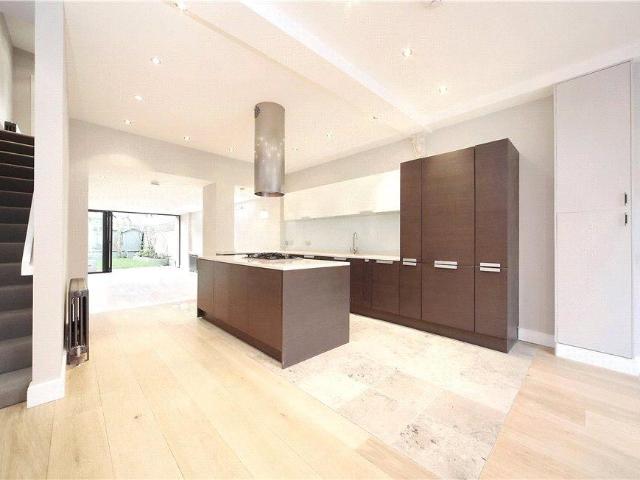 Winsham Grove, Battersea, London, SW11 4 bed terraced house to rent £6,300 pcm £1,454 pw