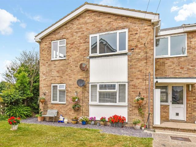 Winsor Close, Hayling Island PO11, 2 bed flat to rent, £950 pcm | PrimeLocation