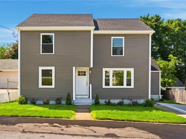 Winsor St, Cumberland, Home For Sale