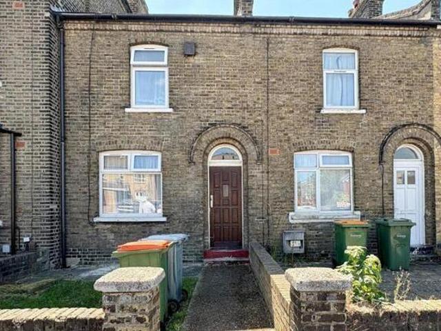 Winsor Terrace, London, 2 Bedroom Terraced