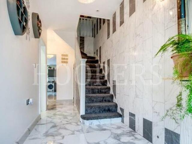 Winslow Close, London, 6 Bedroom Semi detached