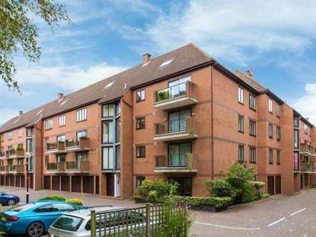 Winslow Close, Pinner, 2 Bedroom Apartment