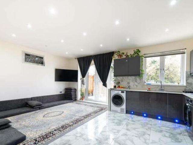Winslow Close, Wembley, 6 Bedroom Semi detached