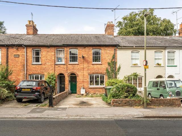 Winslow Terrace, Wantage OX12 3 bed terraced house to rent £1,375 pcm £317 pw
