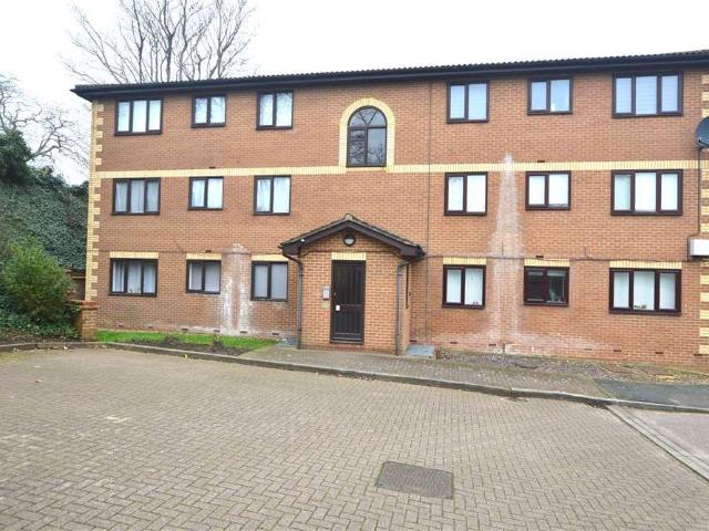 Winston Close, Greenhithe DA9, 1 bed flat to rent, £1,200 pcm | PrimeLocation