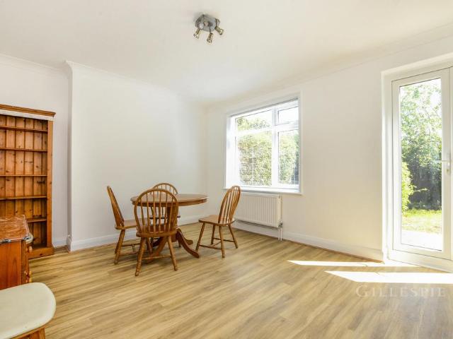 Winston Court, Harrow, HA3 2 bed house to rent £1,850 pcm £427 pw