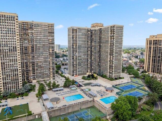 Winston Dr Apt,cliffside Park, Condo For Sale