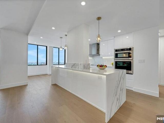 Winston Dr Apt,cliffside Park, Condo For Sale