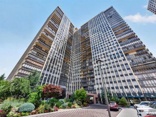 Winston Dr Apt L, Cliffside Park, Condo For Sale
