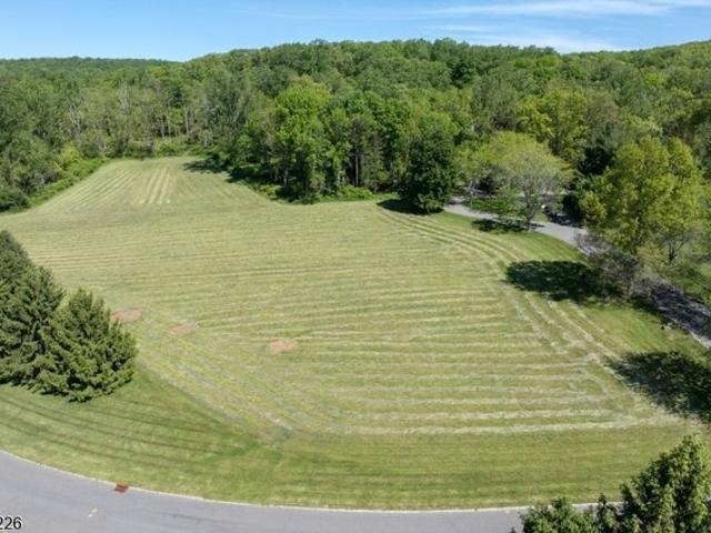 Winston Farm Ln, Mendham Township, NJ 07931