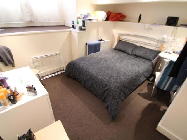 Winston Gardens, Headingley, Leeds, West Yorkshire LS6, 1 bed terraced house to rent, £433 pcm | PrimeLocation
