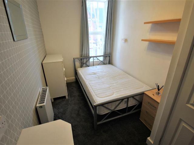 Winston Gardens, Headingley, Leeds, West Yorkshire LS6, 1 bed terraced house to rent, £433 pcm | PrimeLocation