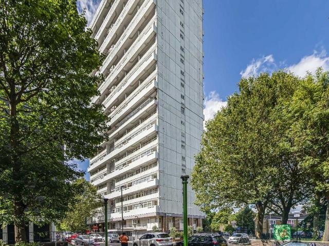 Winstanley Estate, London SW11 2 bed flat to rent £2,400 pcm £554 pw
