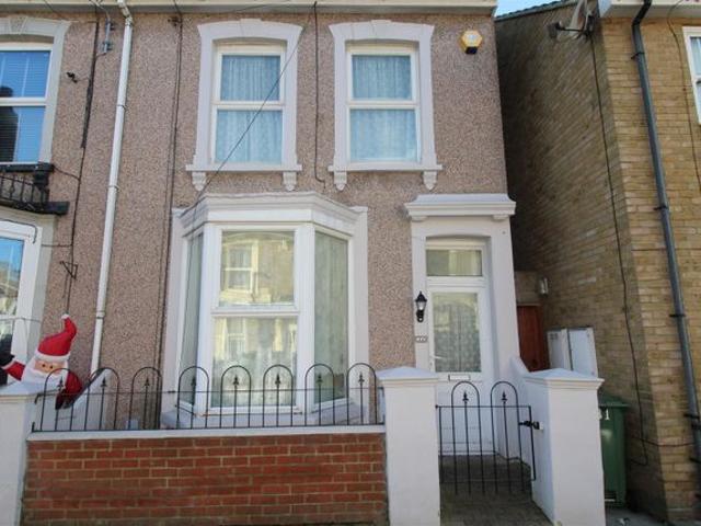 Winstanley Road, Sheerness ME12, 4 bedroom property to rent 69106389 | PrimeLocation