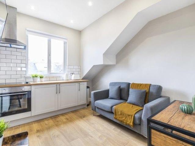 Winstanley Terrace 2 bed house share to rent £1,550 pcm £358 pw