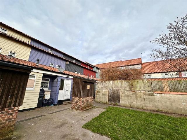 Winstree, Basildon 1 bed flat to rent £1,000 pcm £231 pw