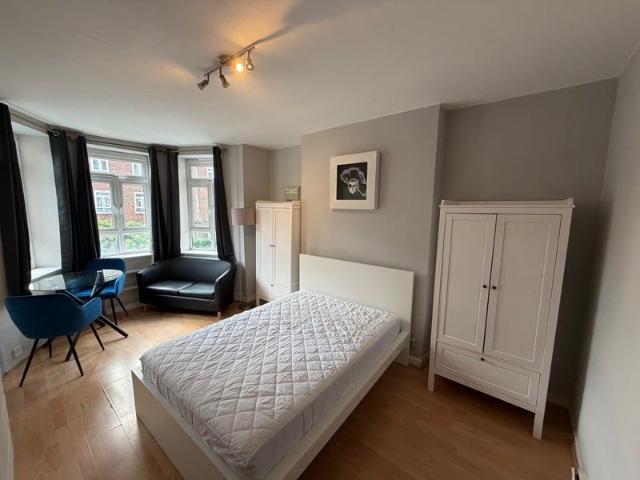 Wick Road, London E9, Room to rent, £985 pcm | PrimeLocation