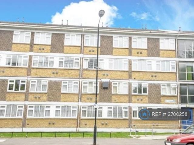 Wick Road, London, E9 3 bed flat to rent £2,495 pcm £576 pw