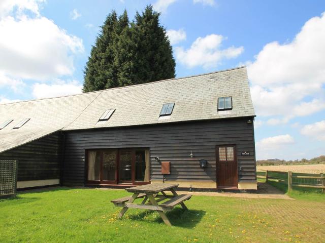 Wick Road, Wigginton, Hertfordshire HP23, 3 bed detached house to rent, £2,000 pcm | PrimeLocation