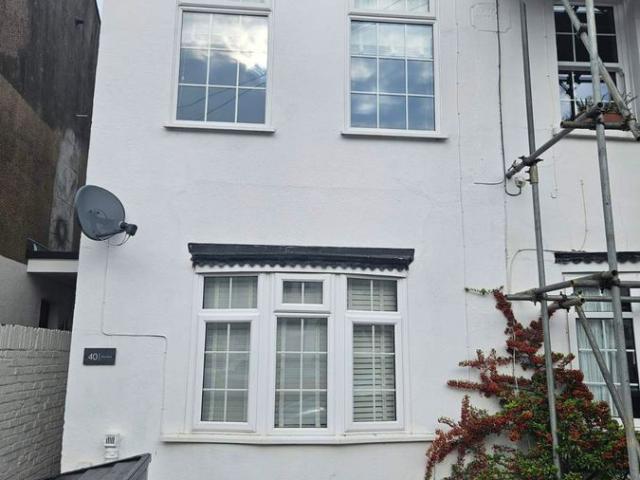 Wick Road, Teddington TW11, 1 bed semi detached house to rent, £3,100 pcm | PrimeLocation