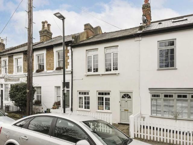 Wick Road, Teddington TW11 3 bed terraced house to rent £3,500 pcm £808 pw