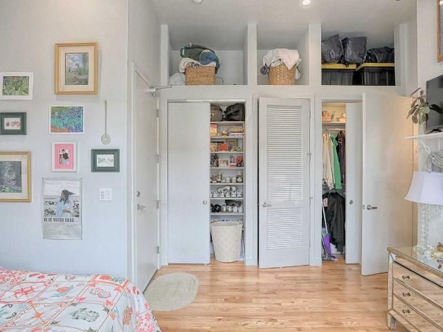 Wicker Park Place Studio Apartment for Rent at 1504 W Haddon Ave, Chicago, IL 60642 West Town