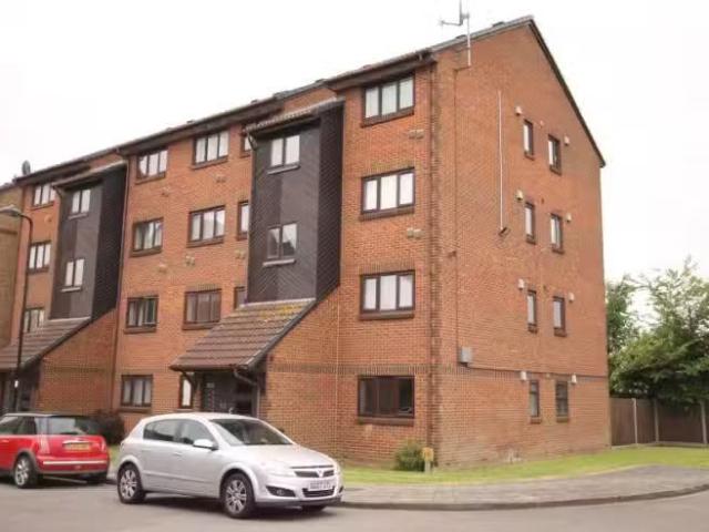 Wicket Road, Ealing, UB6 8YH
