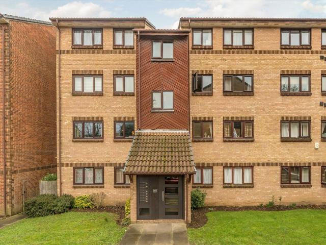 Wicket Road, Perivale UB6, 2 bed flat to rent, £1,603 pcm | PrimeLocation