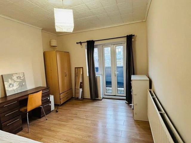 Wickford Street, London E1, 2 bed flat to rent, £1,798 pcm | PrimeLocation