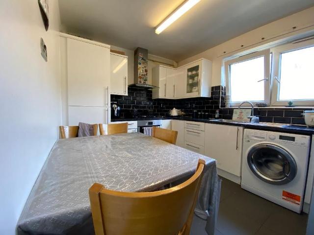 Wickford Street, London E1, 4 bed flat to rent, £3,250 pcm | PrimeLocation