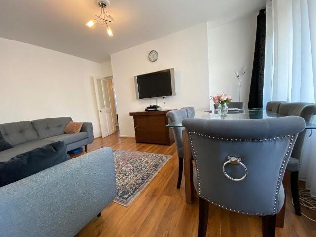 Wickford Street, London E1, 4 bed flat to rent, £3,250 pcm | PrimeLocation