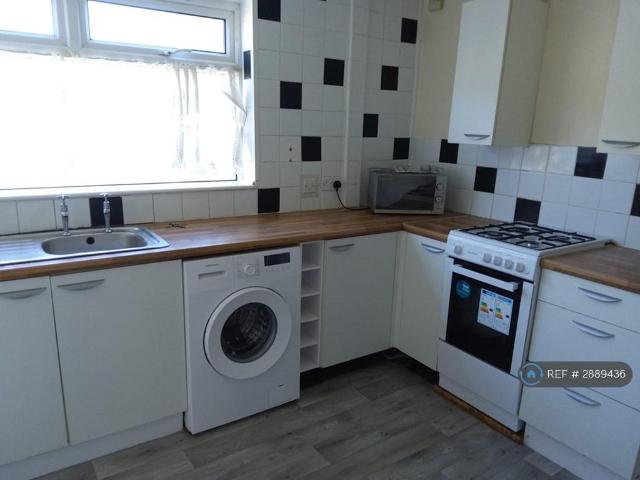 Wickhay, Basildon, SS15 5 bed terraced house to rent £2,590 pcm £598 pw