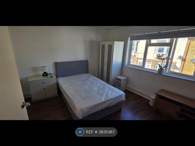 Wickham Lane, London SE2, Room to rent, £600 pcm | PrimeLocation