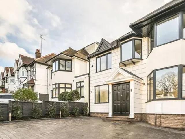 Wickliffe Avenue, London, N3 3EJ, United Kingdom | 7 bed house for rent #140657761 | Rentberry