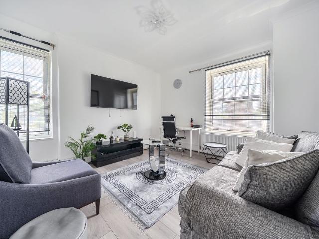 Wicksteed House, Elephant & Castle SE1, 2 bed flat to rent, £2,500 pcm | PrimeLocation