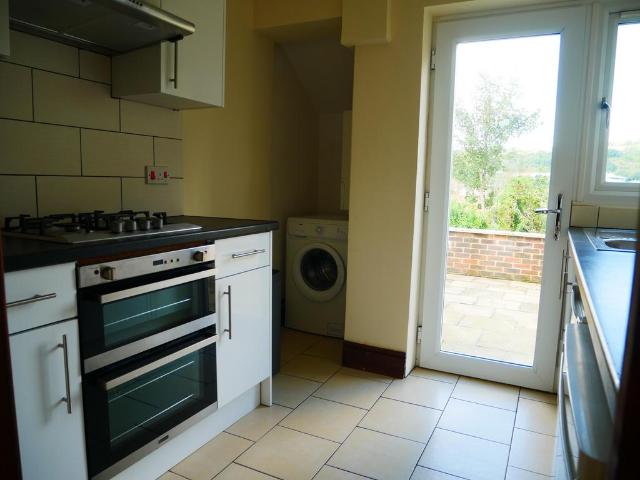 Widdicombe Way, Brighton BN2 4 bed semi detached house to rent £2,236 pcm £516 pw