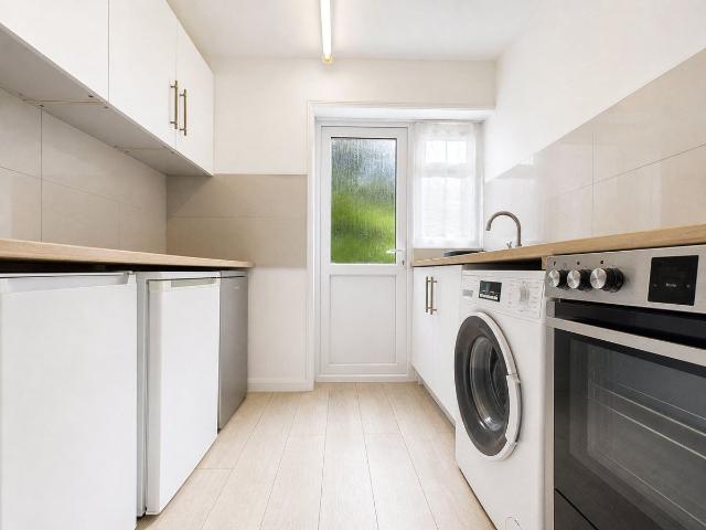 Widdicombe Way, Brighton, East Sussex BN2, 4 bed detached house to rent, £2,600 pcm | PrimeLocation
