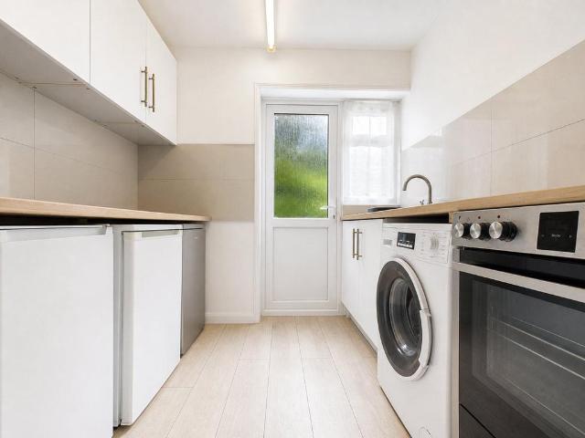 Widdicombe Way, Brighton, East. 4 bed house to rent £2,100 pcm £485 pw