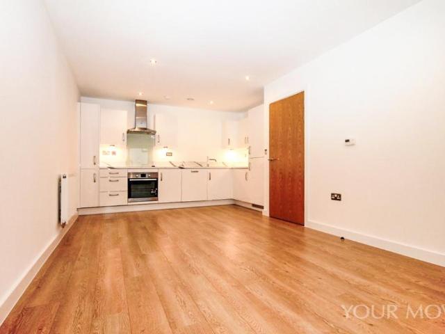 Wideford Drive, Romford RM7 1 bed flat to rent £1,450 pcm £335 pw