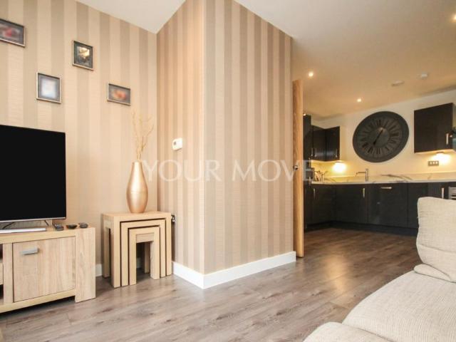 Wideford Drive, Romford RM7 1 bed flat to rent £1,450 pcm £335 pw