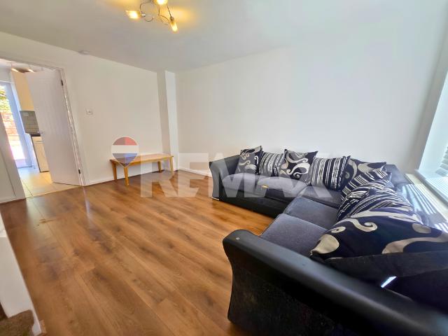 Widgeon Close, London E16 2 bed terraced house to rent £2,050 pcm £473 pw