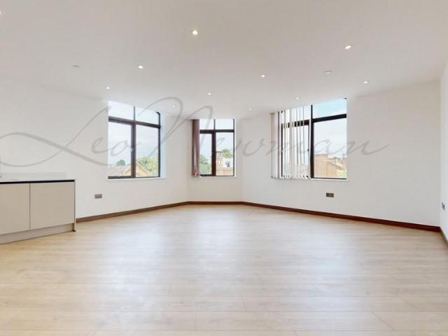Widmore Road, Bromley, BR1 2 bed flat to rent £2,000 pcm £462 pw