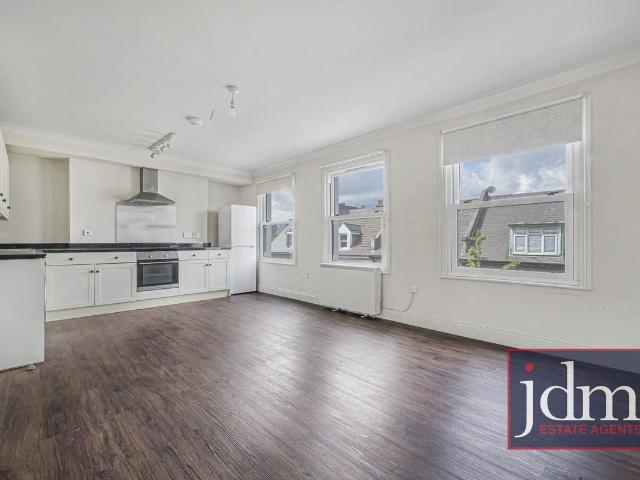 Widmore Road, Bromley, Kent BR1, 1 bed flat to rent, £1,430 pcm | PrimeLocation